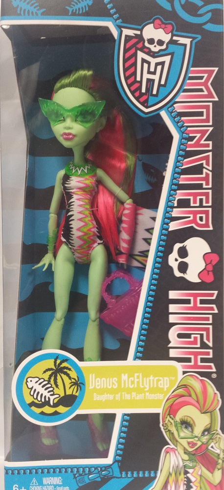 Monster High Swimsuit Edition w/ Draculaura, Lagoona Blue, & Venus McF ...